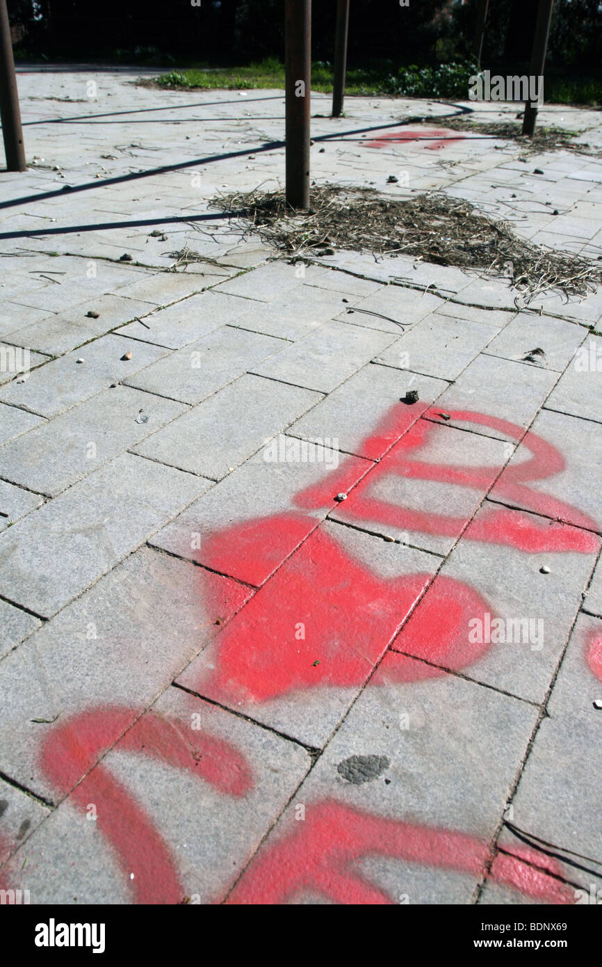 Graffiti street art ground floor hi-res stock photography and images ...