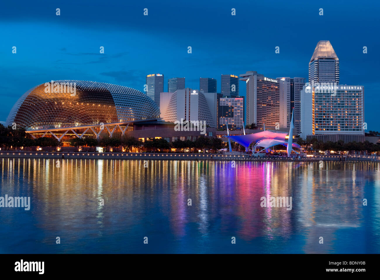 Esplanade theatres singapore hi-res stock photography and images - Alamy