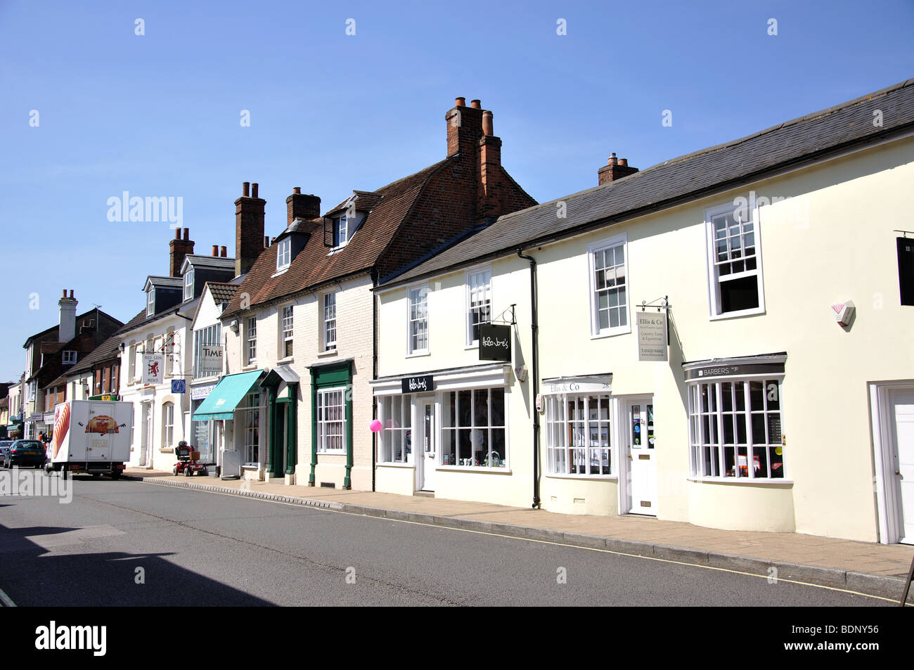 Alton high street hampshire england hi-res stock photography and images ...