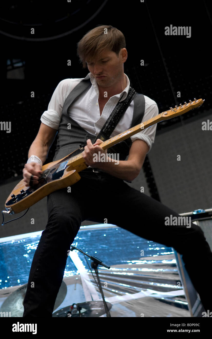 sing song performer music musician stage band group pop rock indie ...