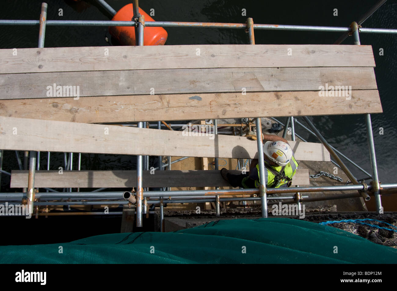 building scaffold scaffolding site construction rig workers Stock Photo ...
