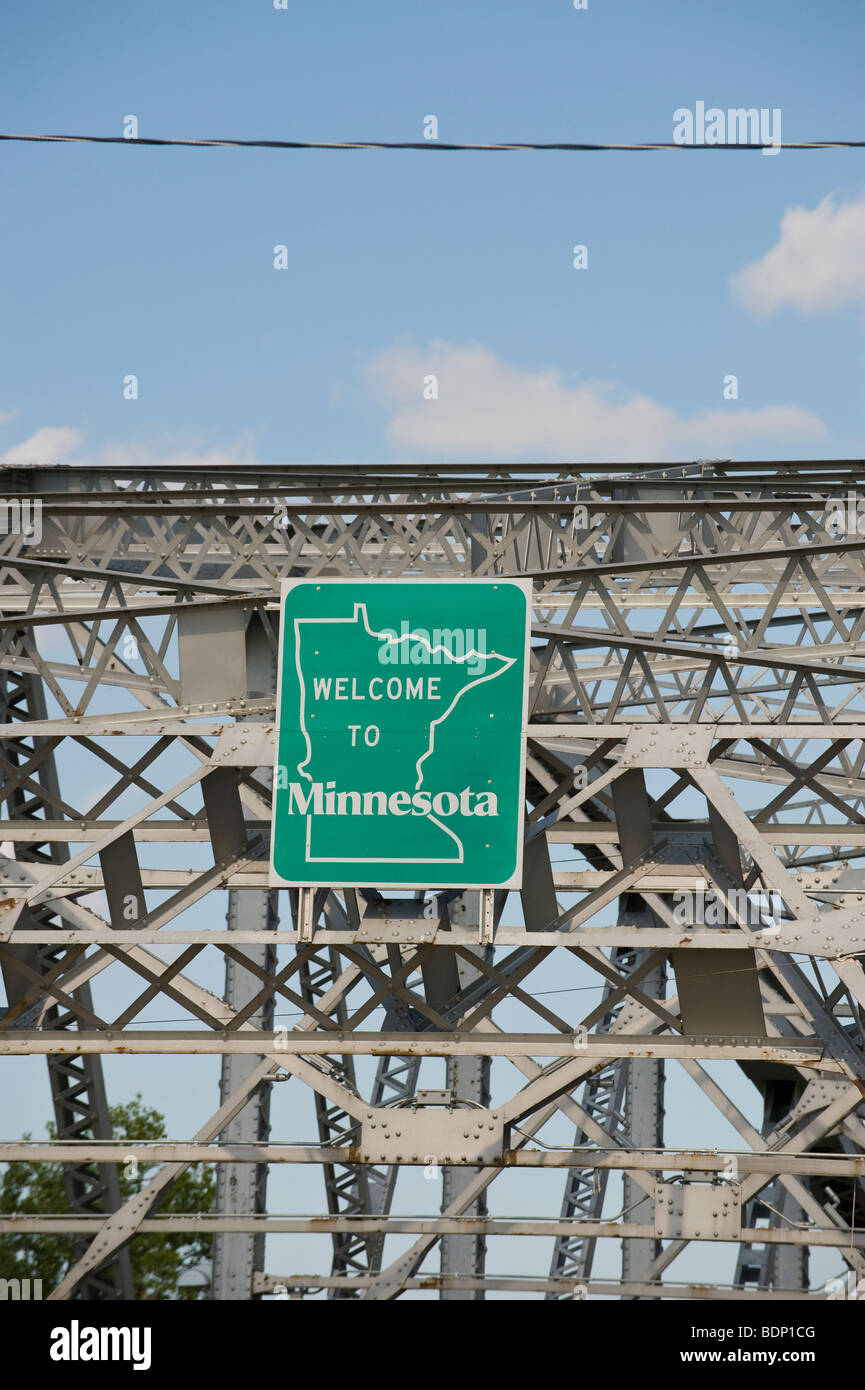 WELCOME TO MINNESOTA SIGN ON BRIDGE EAST GRAND FORKS Stock Photo - Alamy