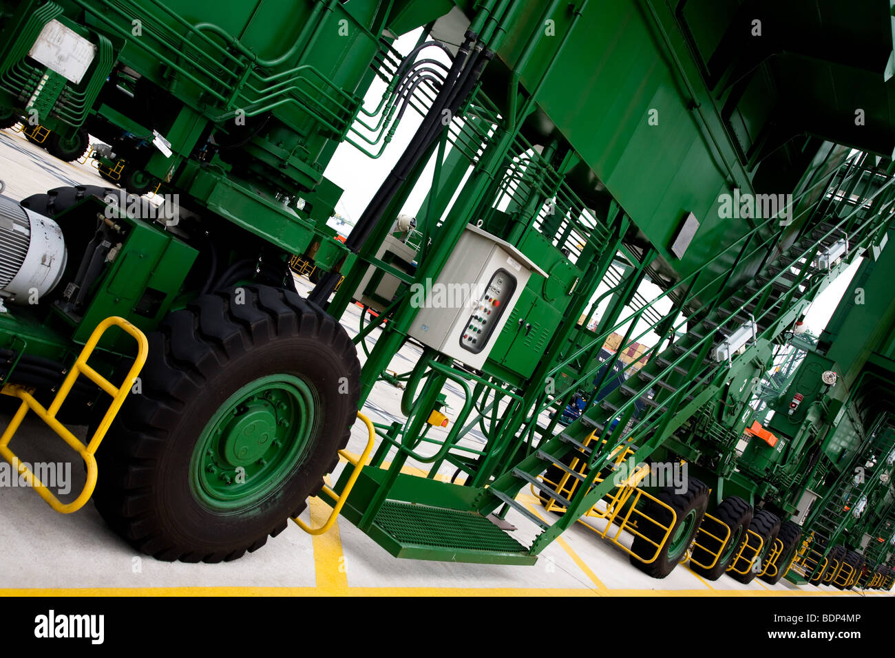 Rubber wheel mounted gantry container stack crane Stock Photo - Alamy