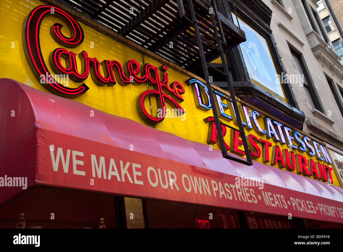Carnegie Delicatessen in New York City Stock Photo - Alamy