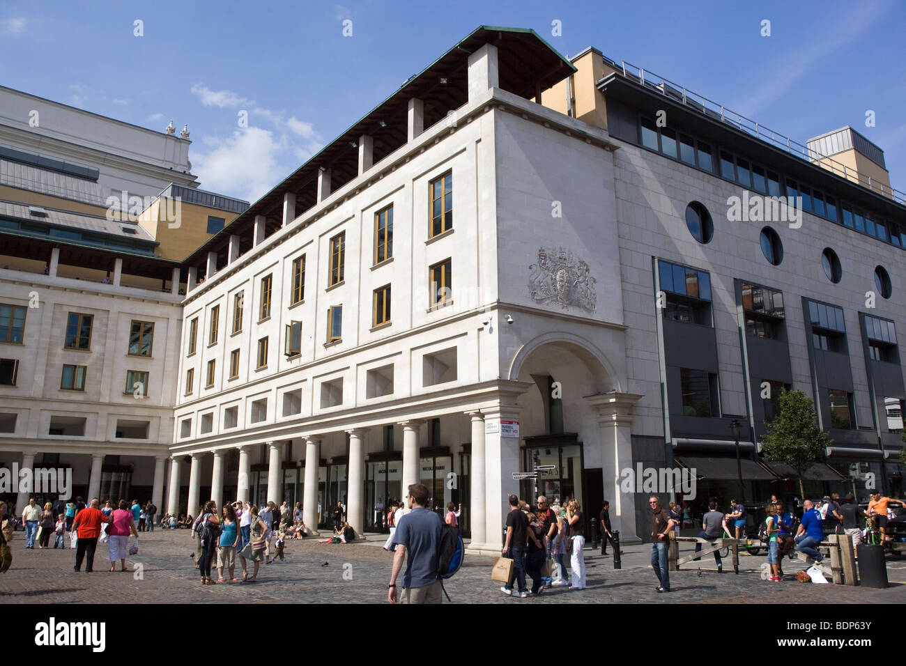 Royal opera house hi-res stock photography and images - Alamy