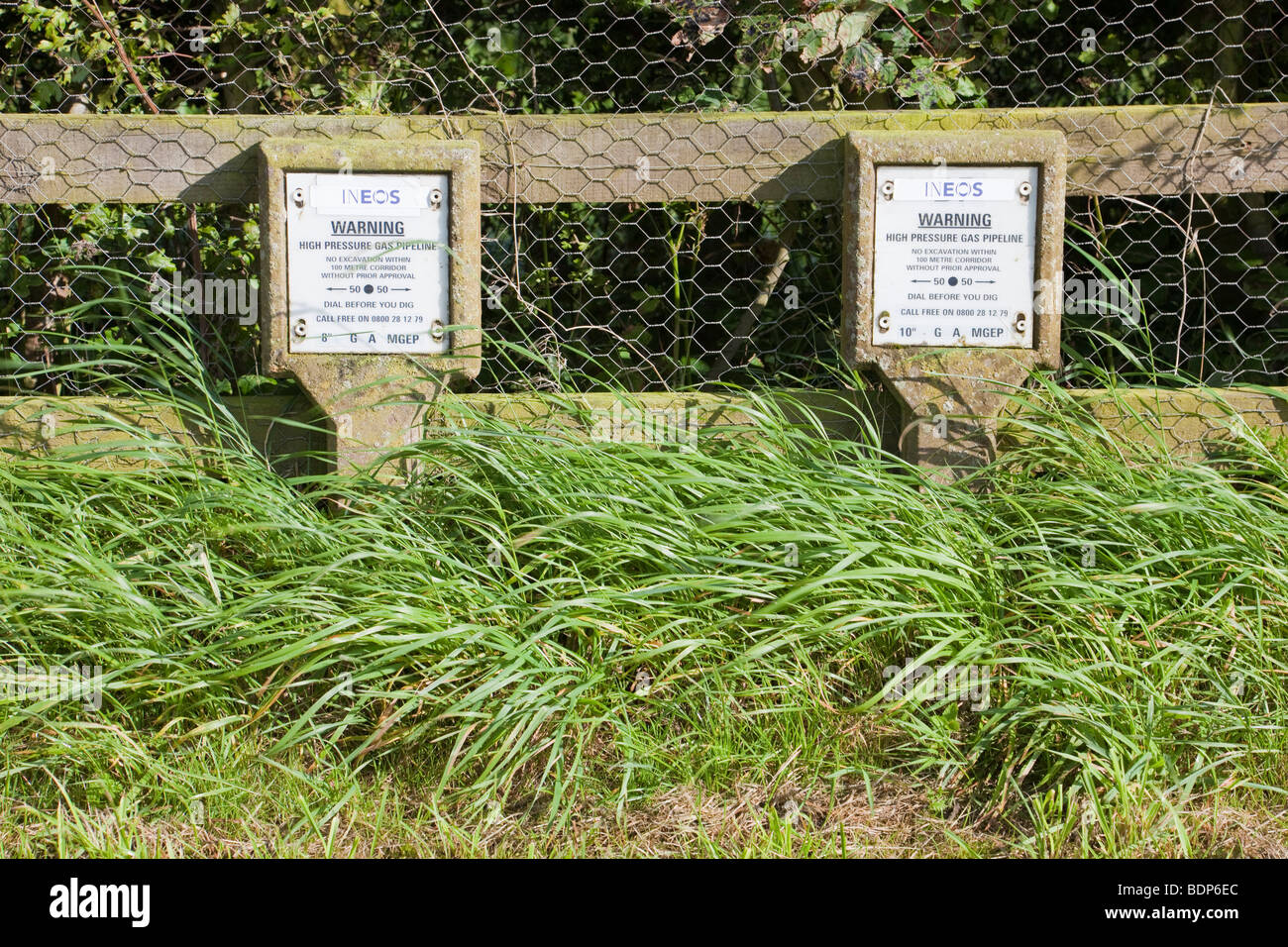Warning gas pipeline sign hi-res stock photography and images - Alamy