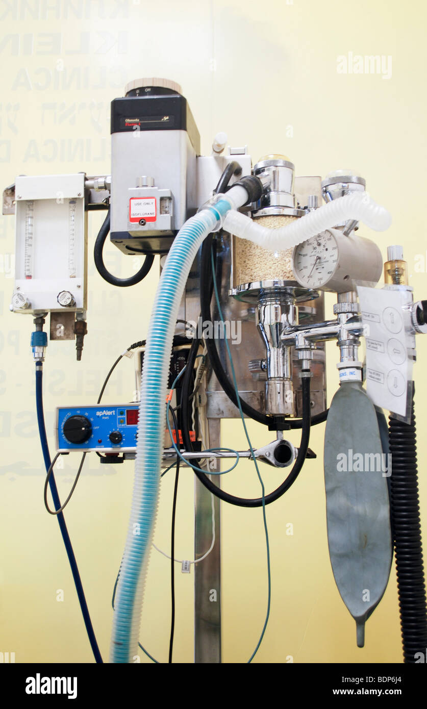 Artificial respiration hi-res stock photography and images - Alamy