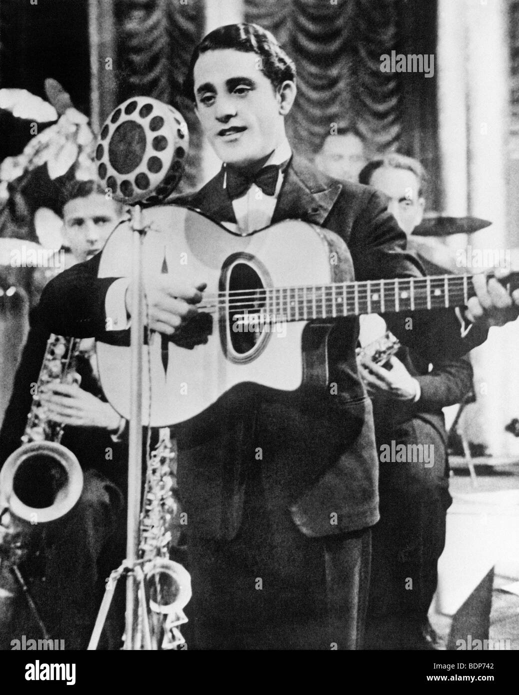 AL BOWLLY (1899-1941) UK dance band singer who was killed in a bombing ...