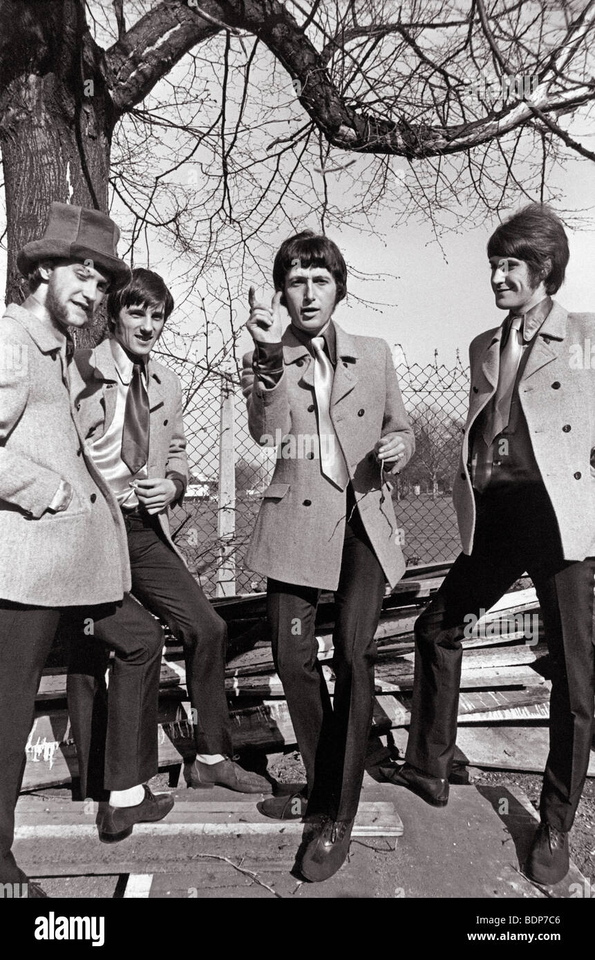KINKS - UK pop group in April 1967. from left: Dave Davies, Mick Avory ...