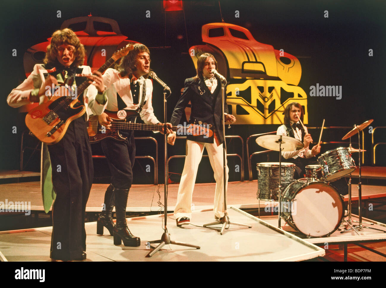 Mud group band pop hi-res stock photography and images - Alamy