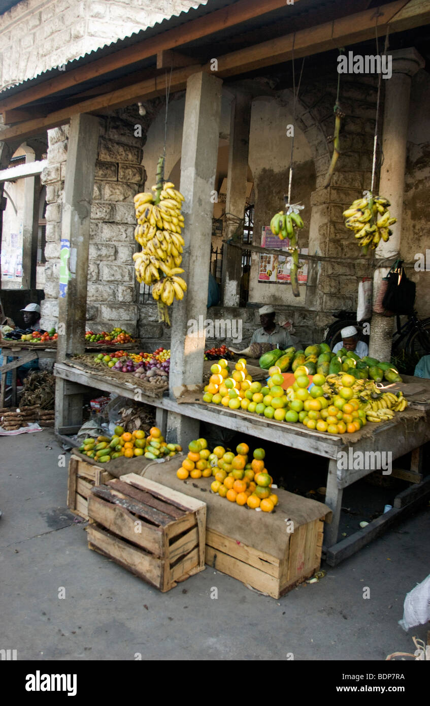 Fresh fruits Market in Stone town Stock Photo - Alamy
