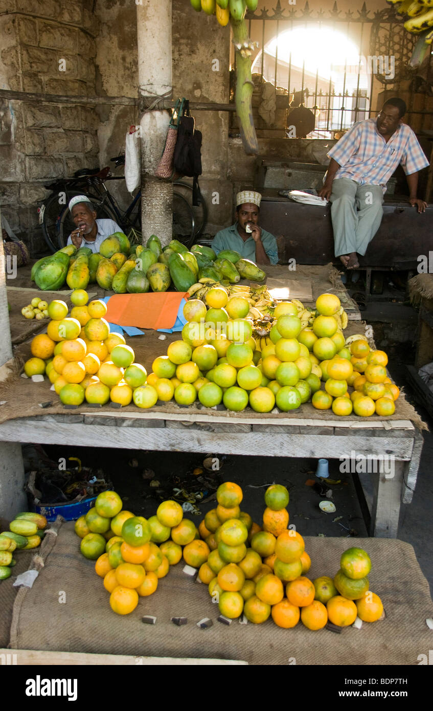 Fresh fruits Market in Stone town Stock Photo - Alamy