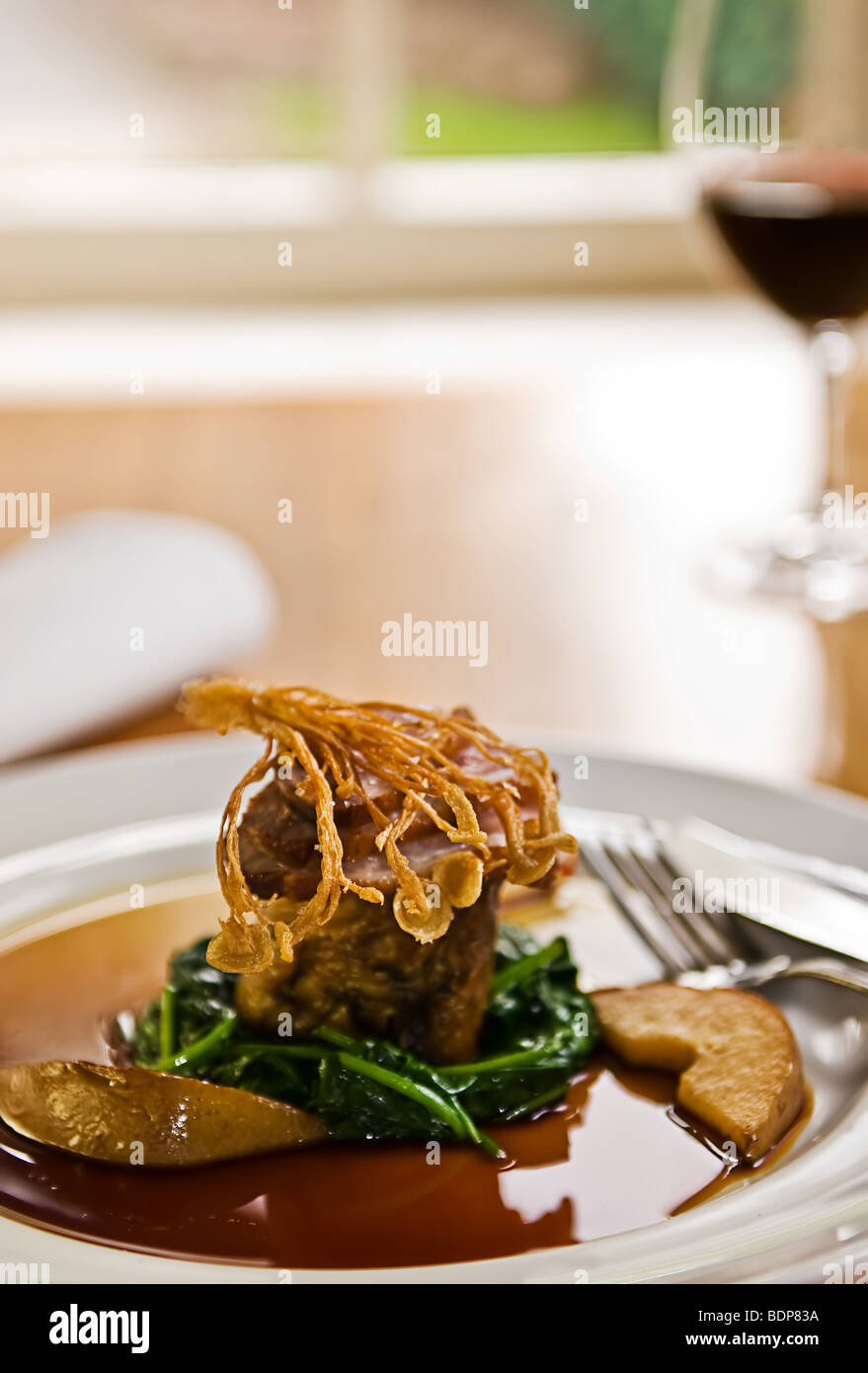 Bed of spinach hi-res stock photography and images - Alamy