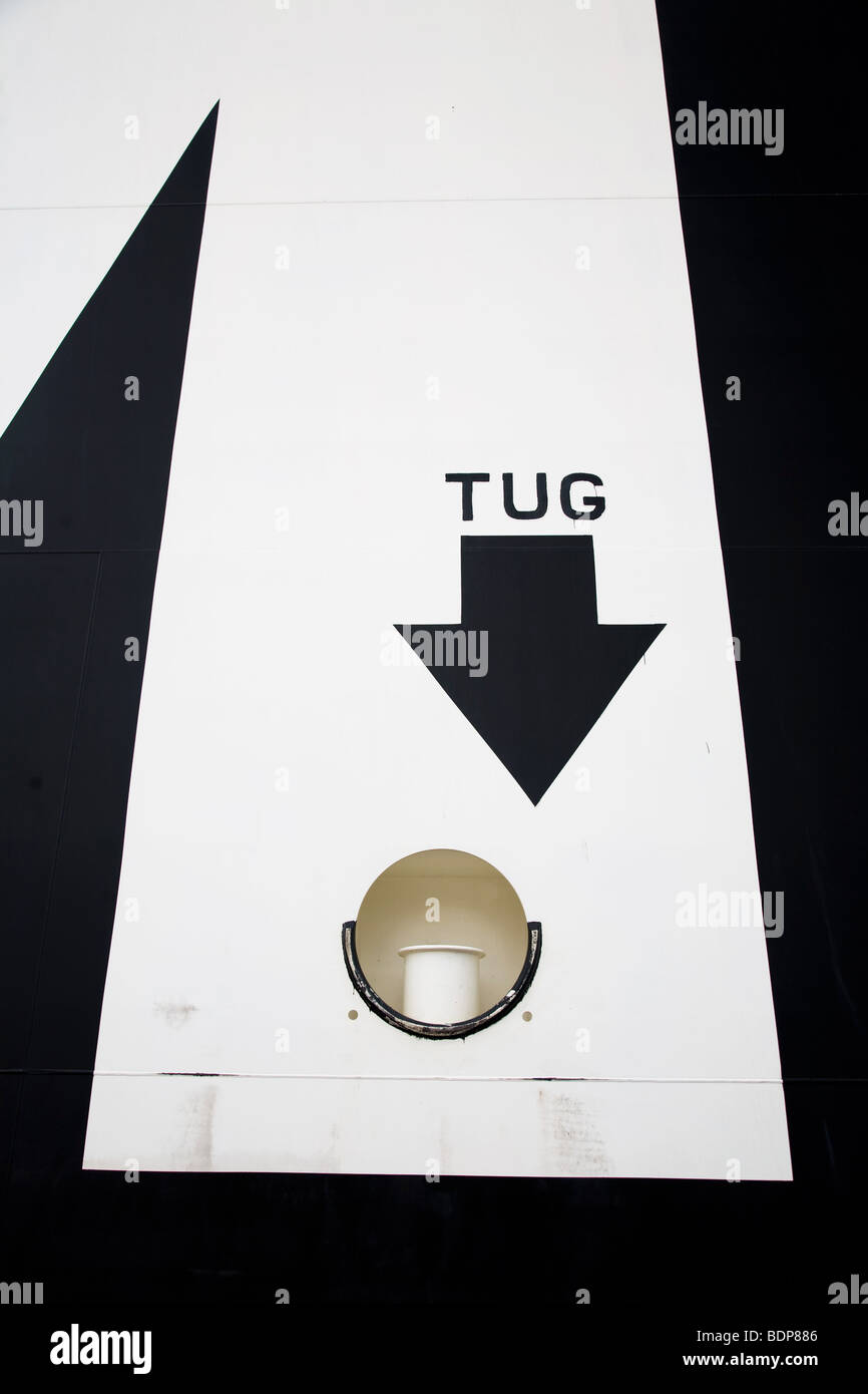MSC Container ship logo Tug boat guy rope position Stock Photo - Alamy
