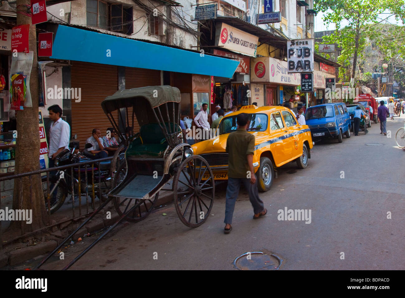 Street of calcutta hi-res stock photography and images - Alamy