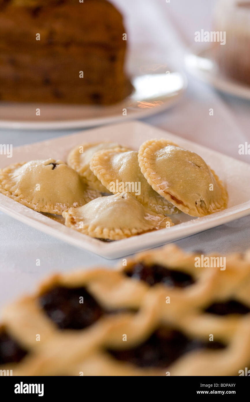 Cooking mince pies hi-res stock photography and images - Alamy