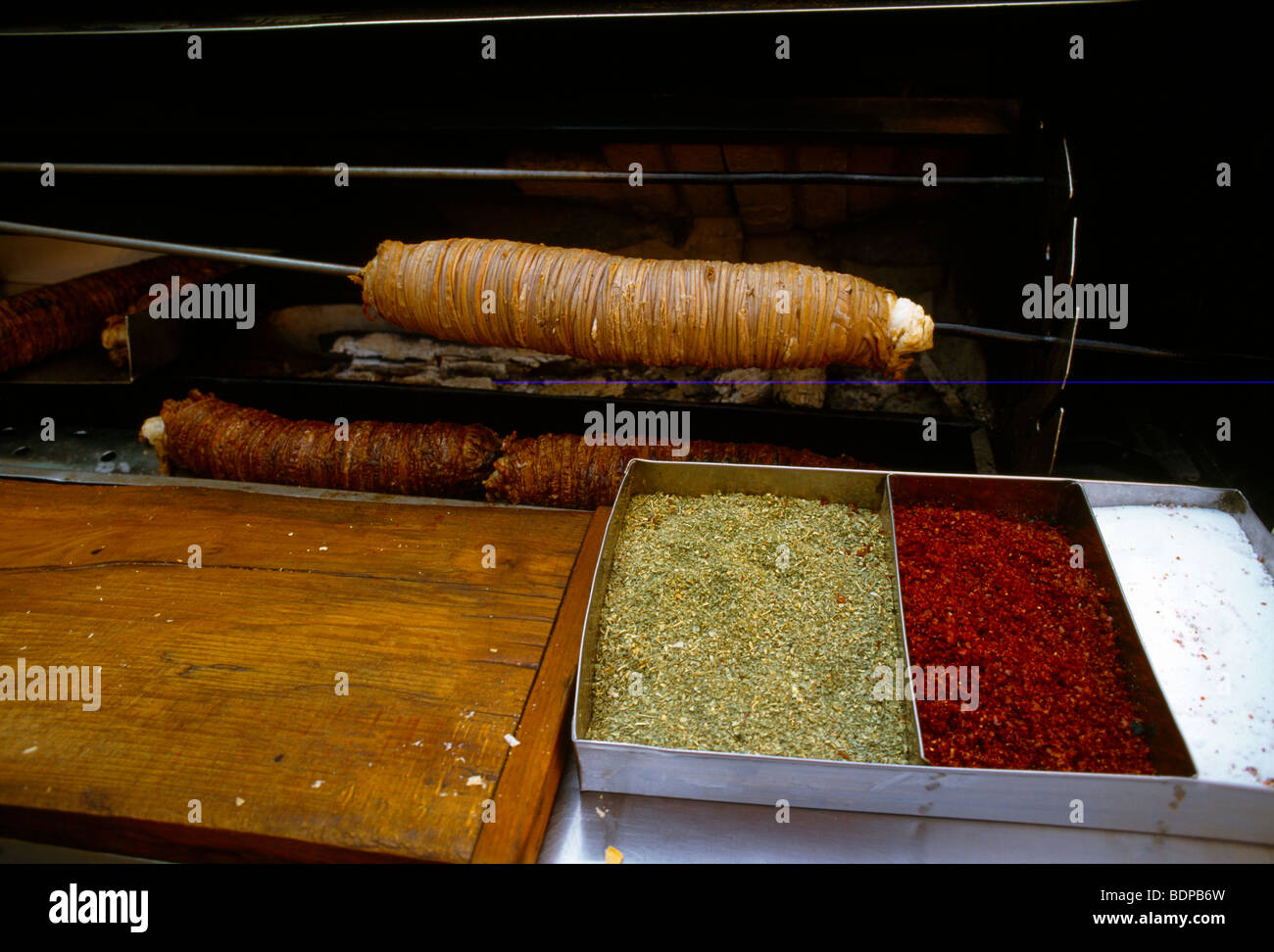 Istanbul Turkey Doner Kebab Roasting on Spit Stock Photo - Alamy