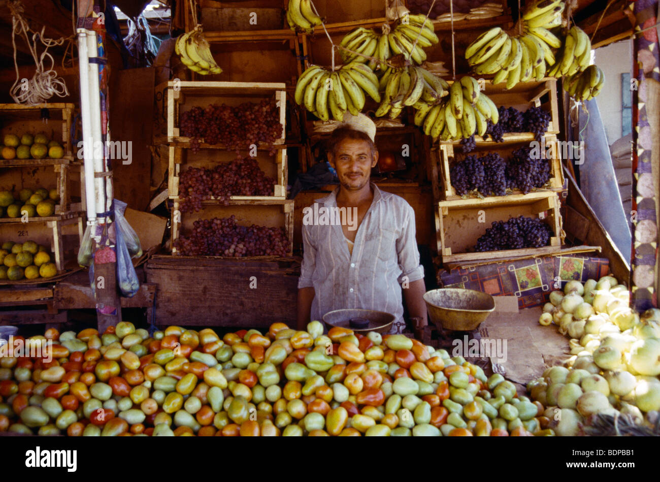 Yemen market hi-res stock photography and images - Alamy