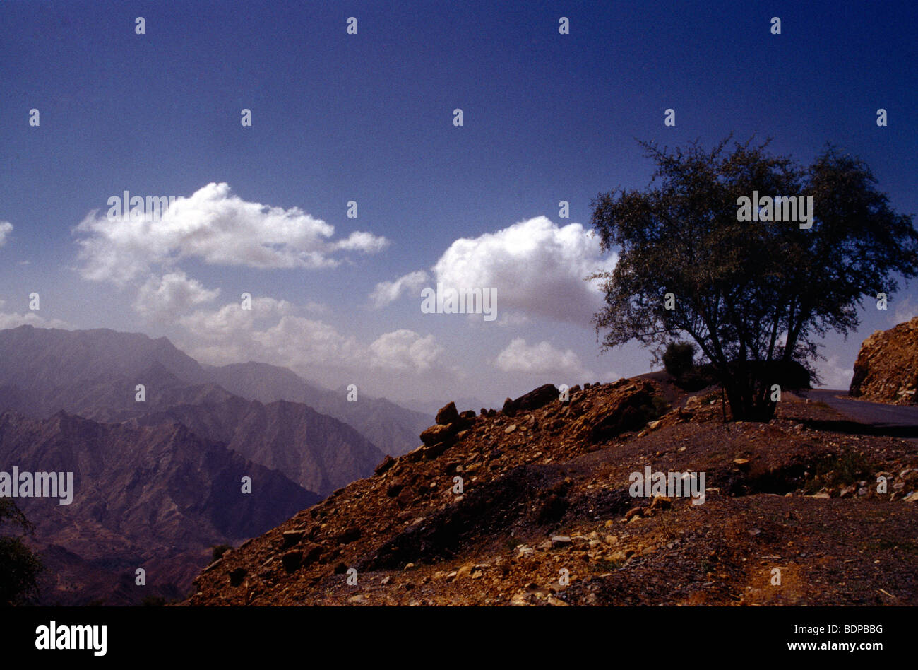 Yemen Damer To Taiz Mountains Stock Photo - Alamy