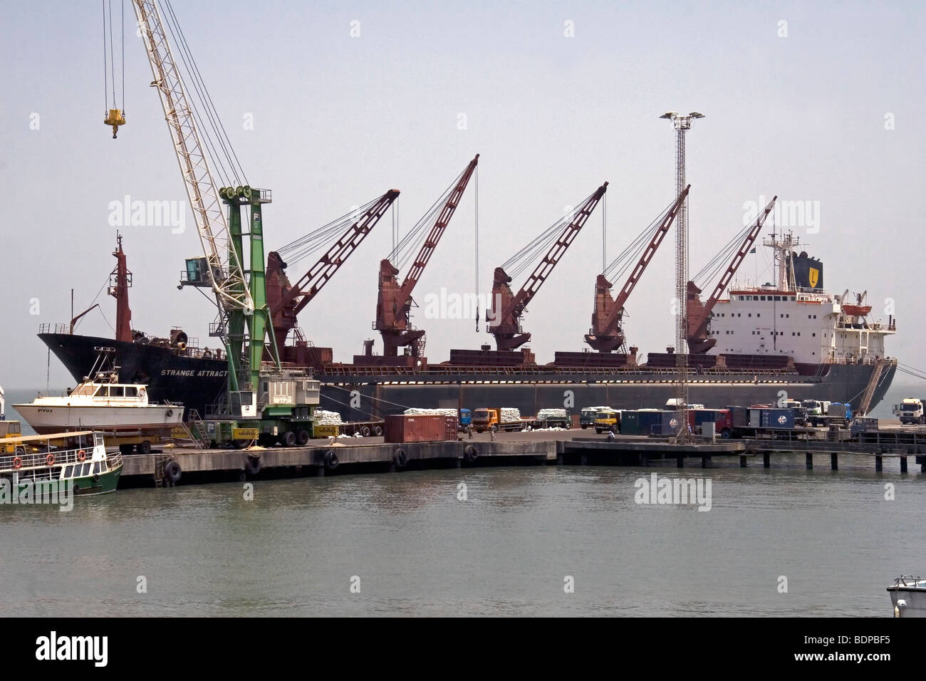 Bulk cargo ship hi-res stock photography and images - Alamy