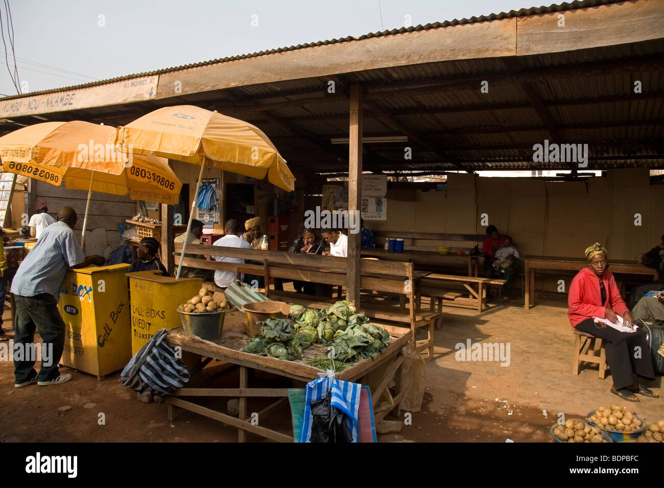 Minibuses waiting hi-res stock photography and images - Alamy