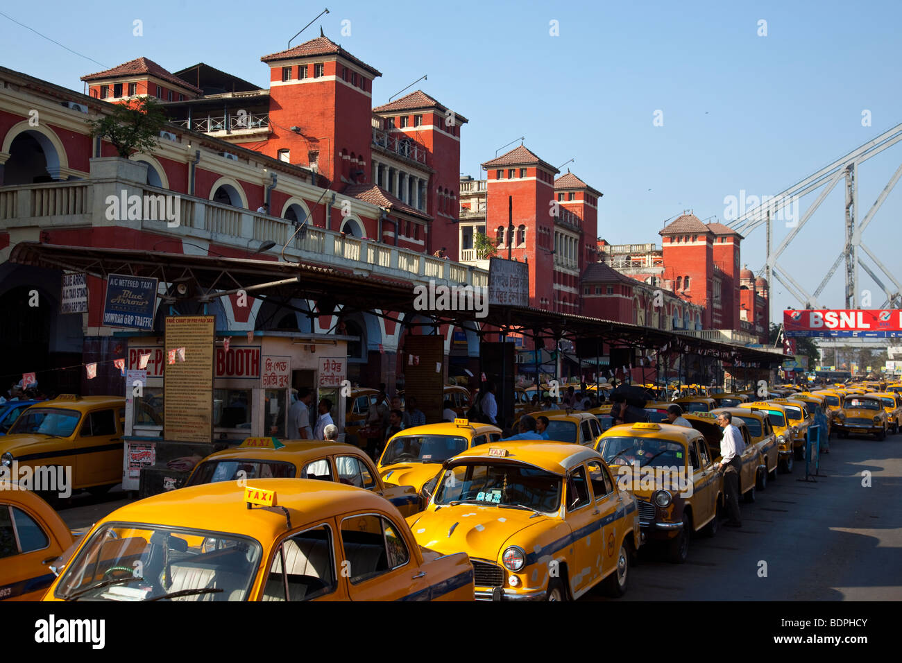 Howrah railway station hi-res stock photography and images - Alamy