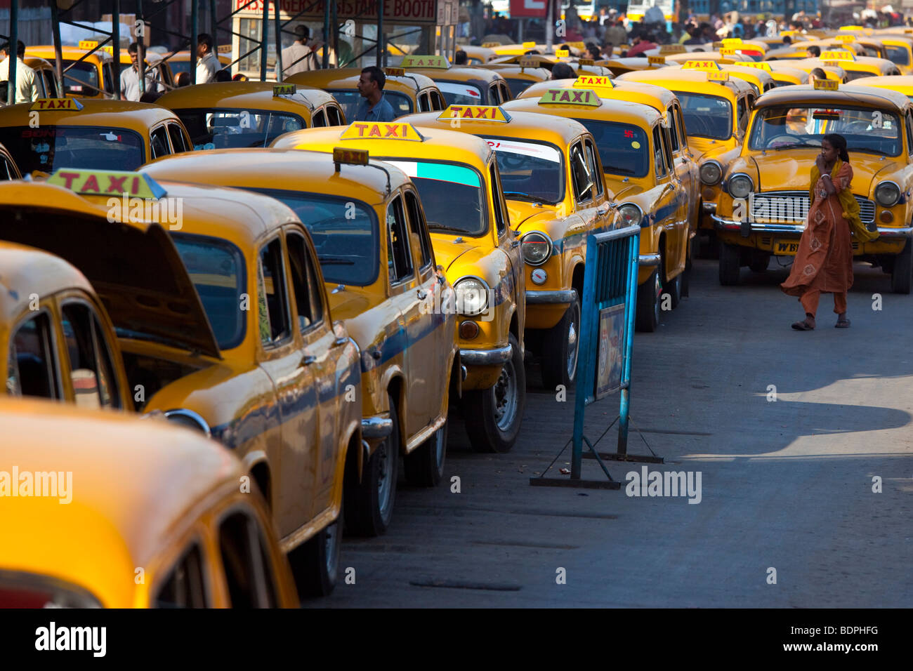 Taxi Stand at Howrah Railway Station in Calcutta India Stock Photo - Alamy