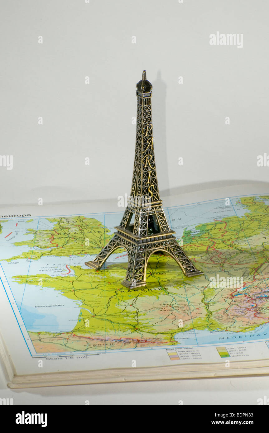 Eiffel tower global symbol hi-res stock photography and images - Alamy