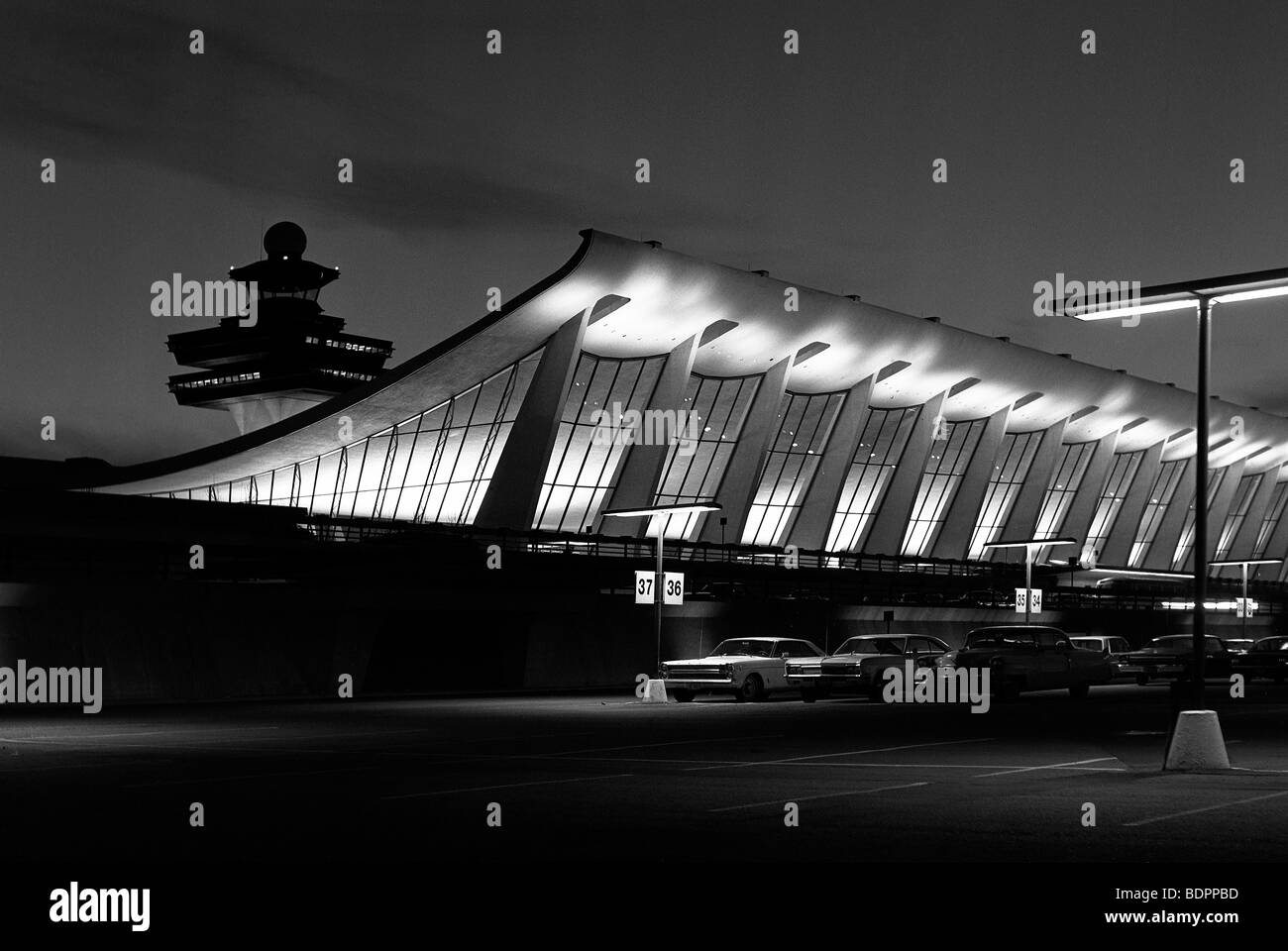A building at Dulles International airport Stock Photo - Alamy
