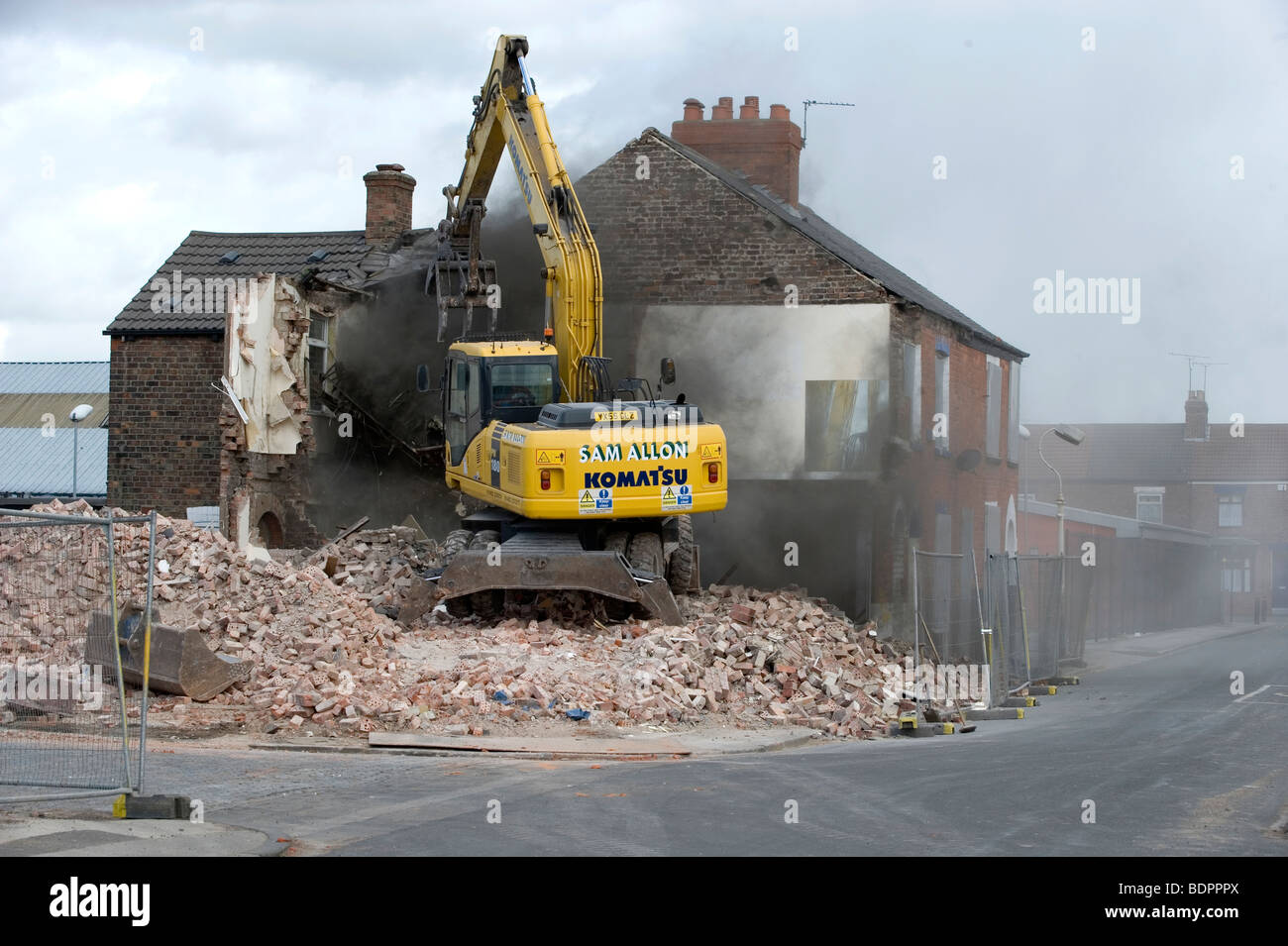 Demolishes houses hi-res stock photography and images - Alamy