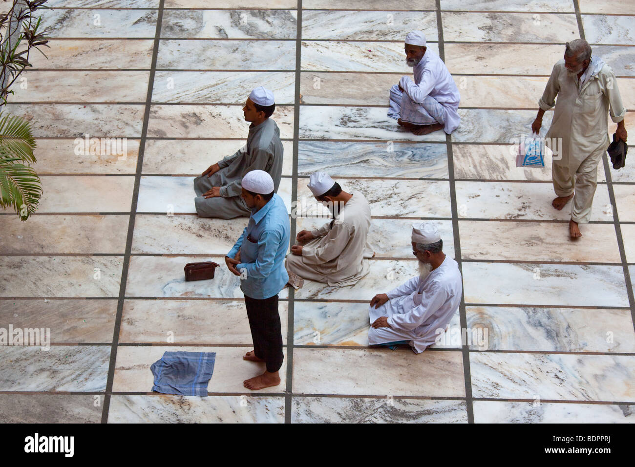 Muslim Men Praying at Nakhoda Mosque in Calcutta India Stock Photo - Alamy