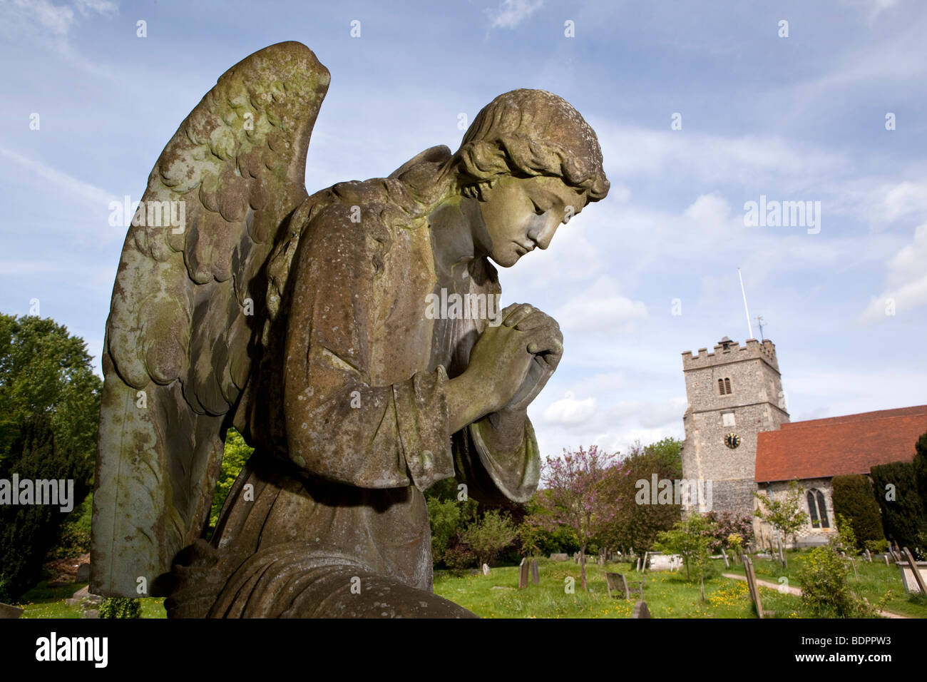 England, Berkshire, Cookham, Holy Trinity Parish Churchyard angel ...