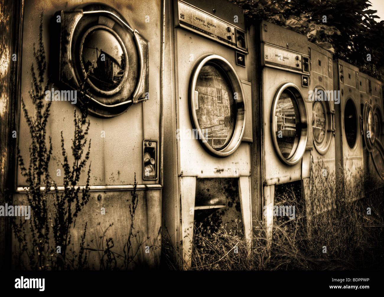 Outside washing machines hi-res stock photography and images - Alamy