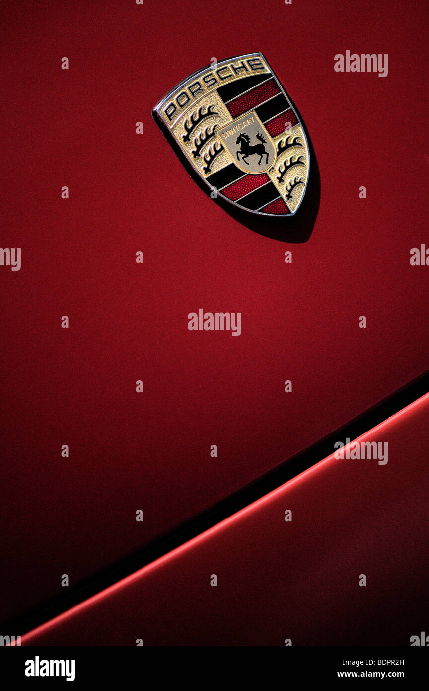 Porsche logo emblem hi-res stock photography and images - Alamy