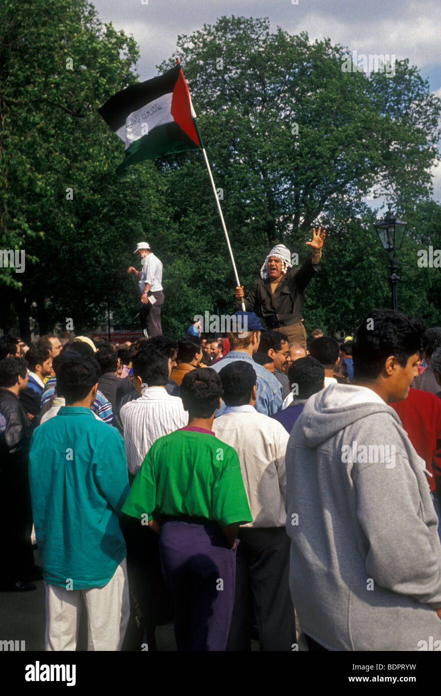 Protest crowd listening to speech hi-res stock photography and images ...