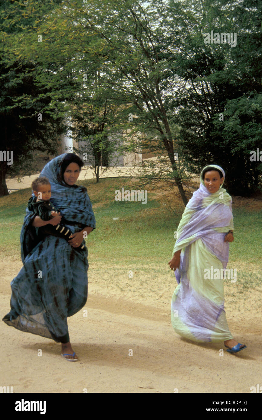Mauritanian woman hi-res stock photography and images - Alamy