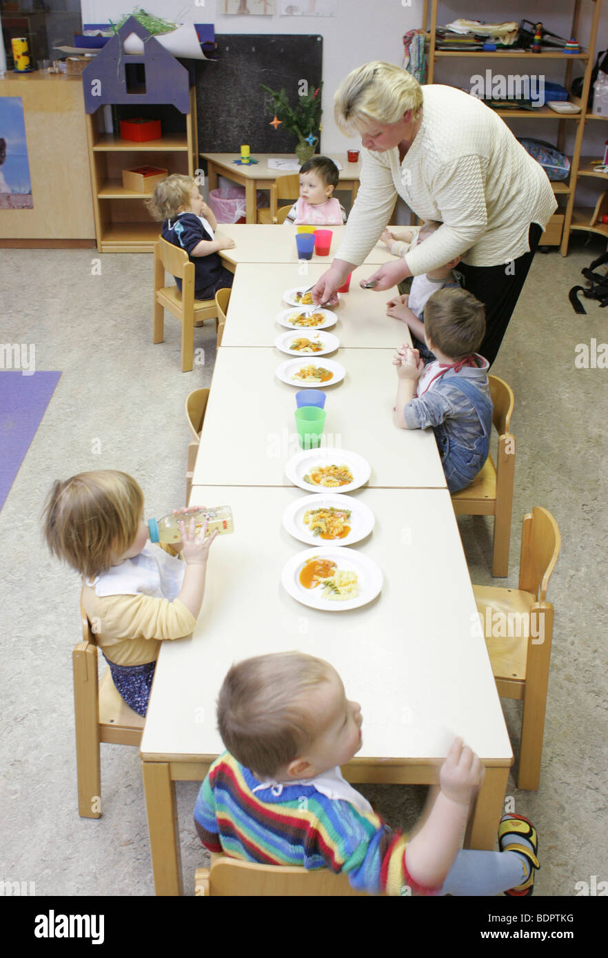 Children at Kindergarten class Stock Photo - Alamy