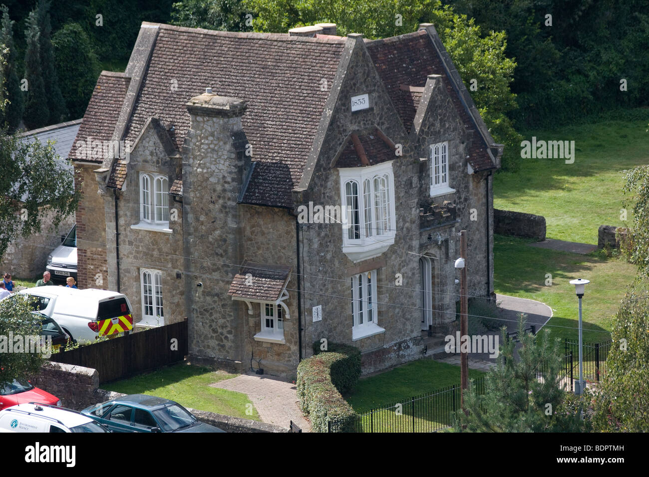 lock keepers house converted office victorian ragstone Stock Photo - Alamy