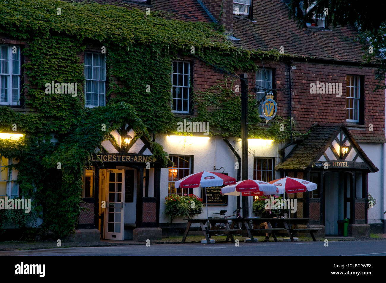 English village pub hi-res stock photography and images - Alamy