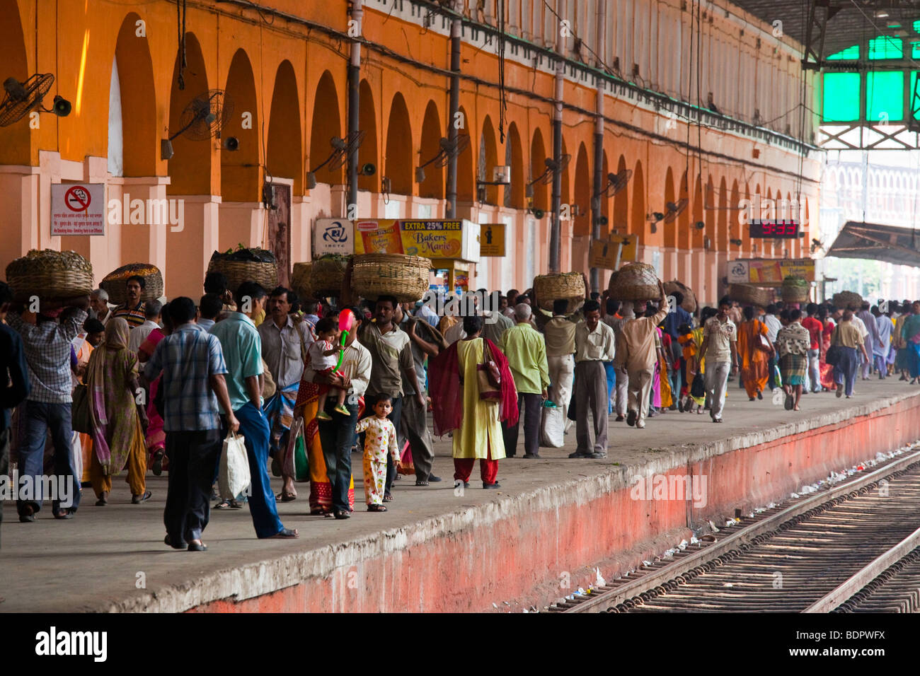 Sealdah station hi-res stock photography and images - Alamy