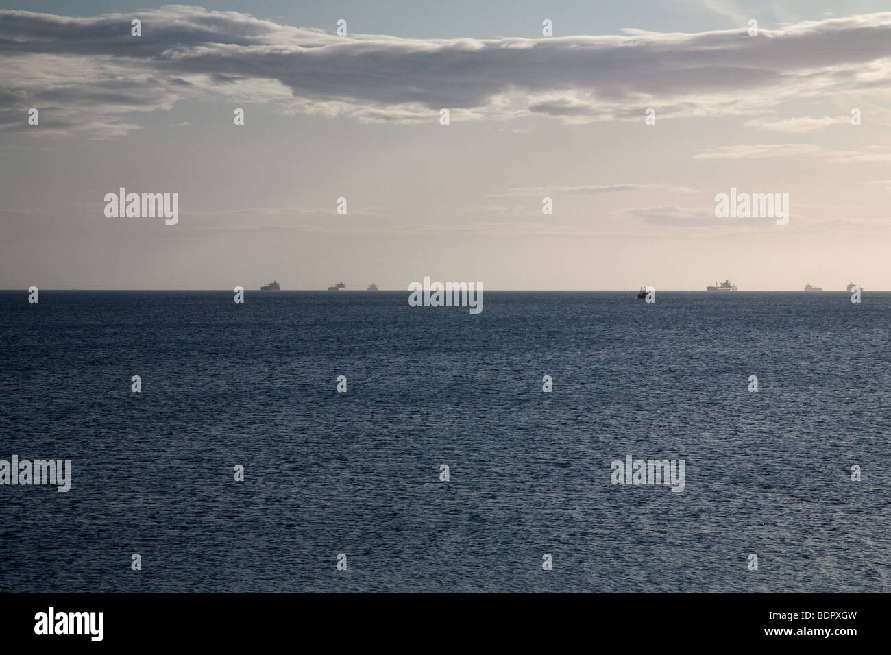 English channel ships hi-res stock photography and images - Alamy