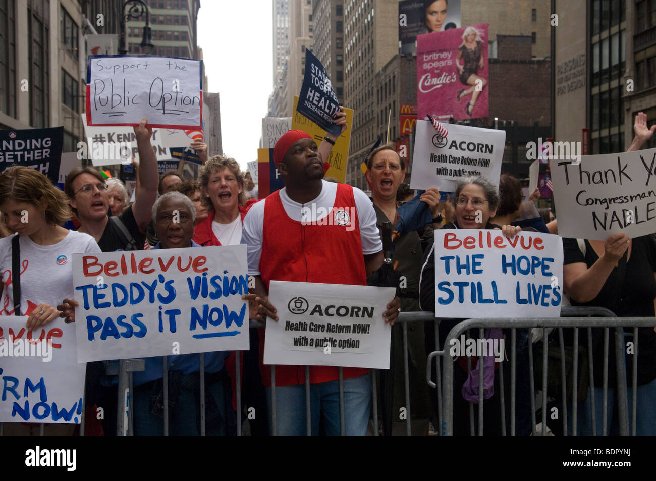 Racial diversity in healthcare hi-res stock photography and images - Alamy