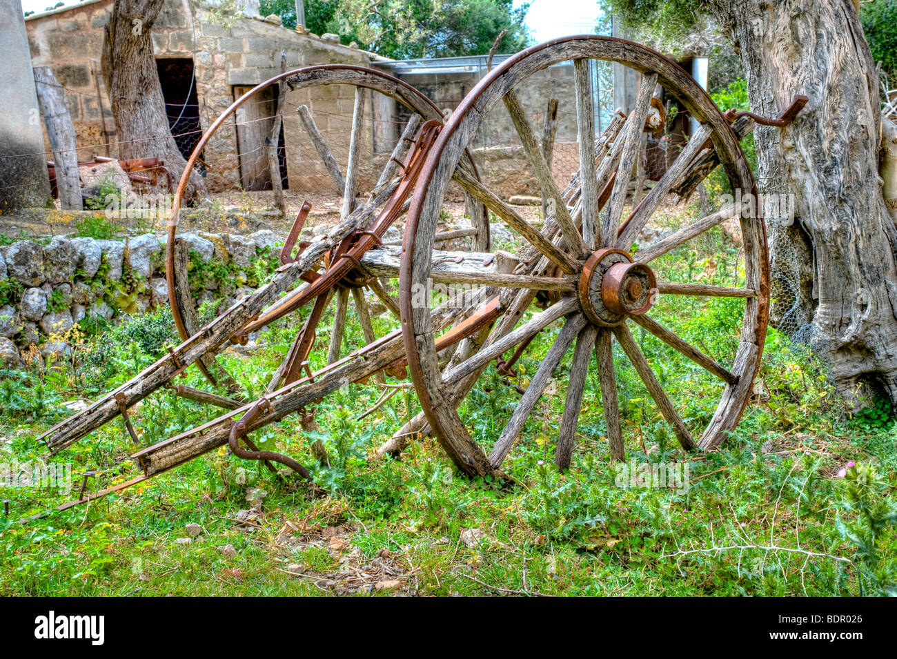 Old fashioned farm hi-res stock photography and images - Alamy