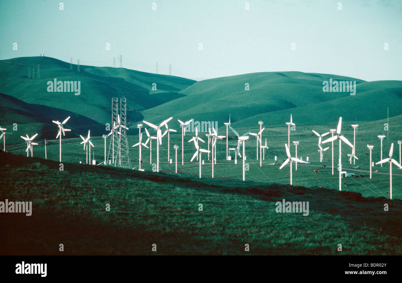 Windmills at Altamont Pass Stock Photo - Alamy