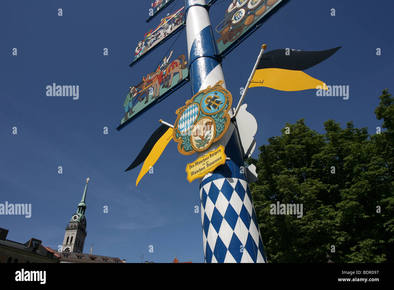 Maypole at the Viktualienmarkt in Munich Stock Photo - Alamy
