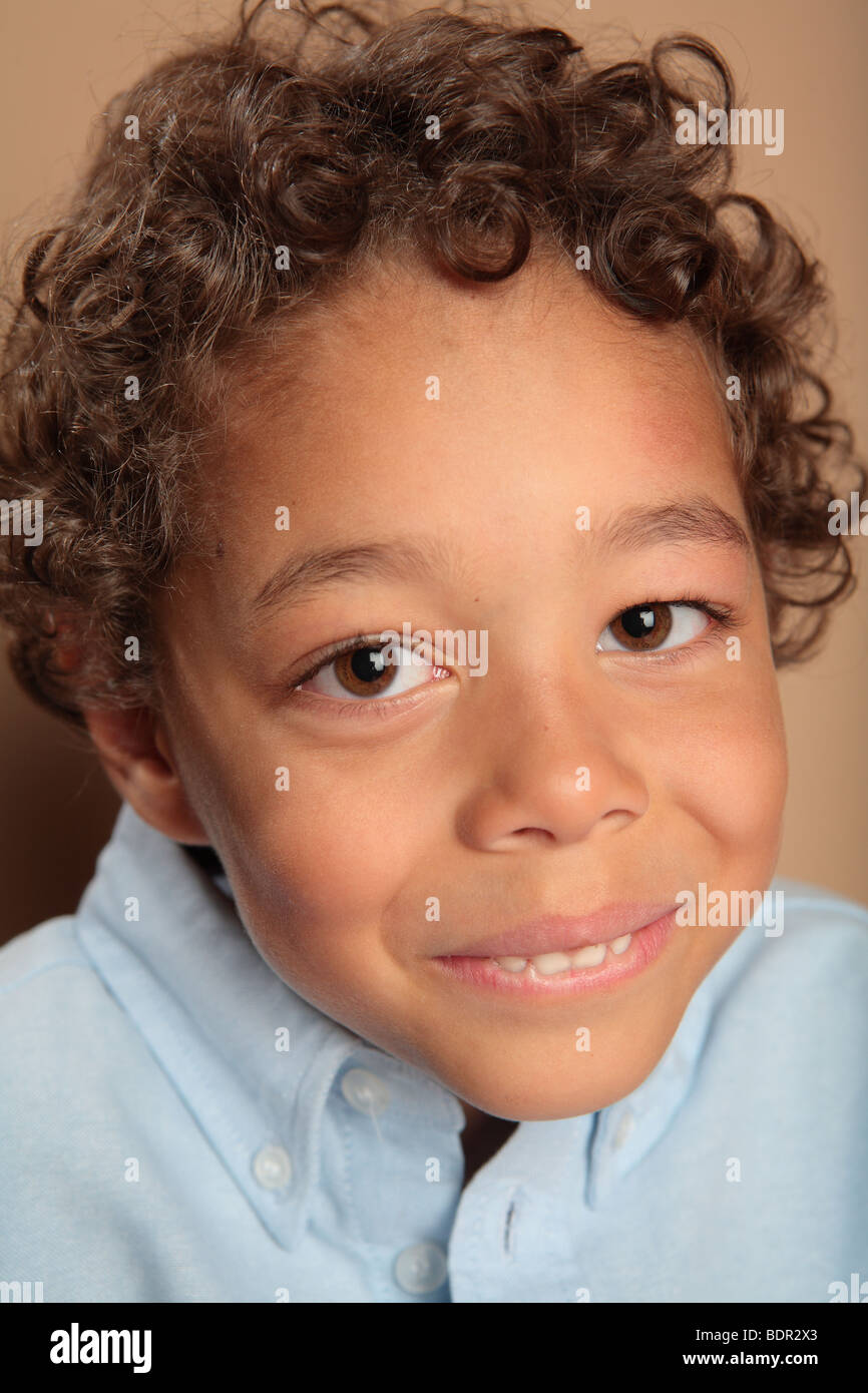 Young boy smiling Stock Photo - Alamy