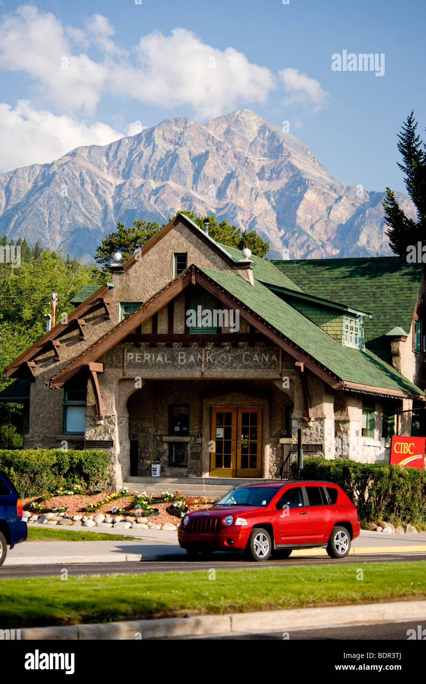 CIBC building (formerly Imperial Bank of Canada) backdropped by Pyramid ...