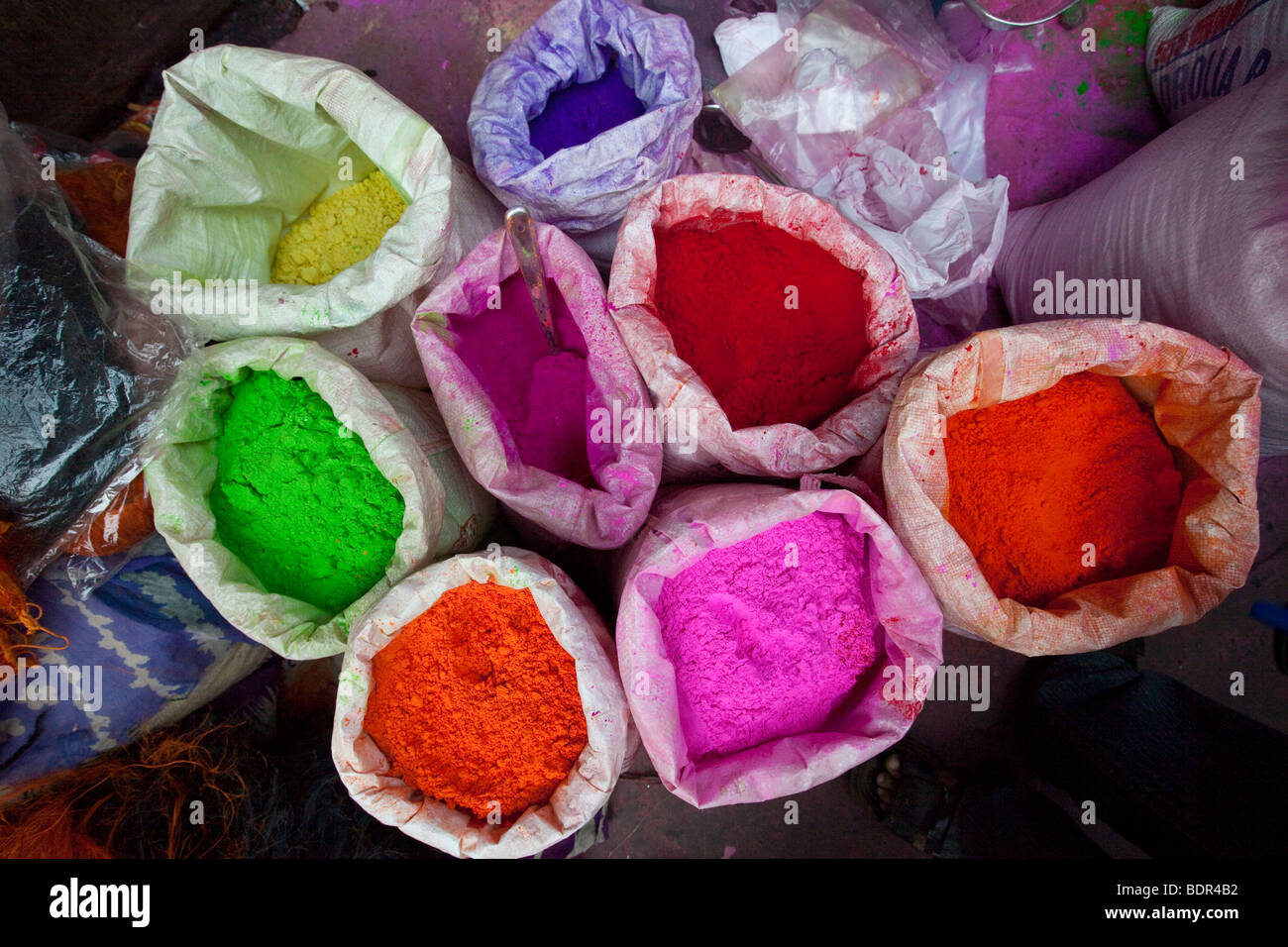 Holi festival india market hi-res stock photography and images - Alamy