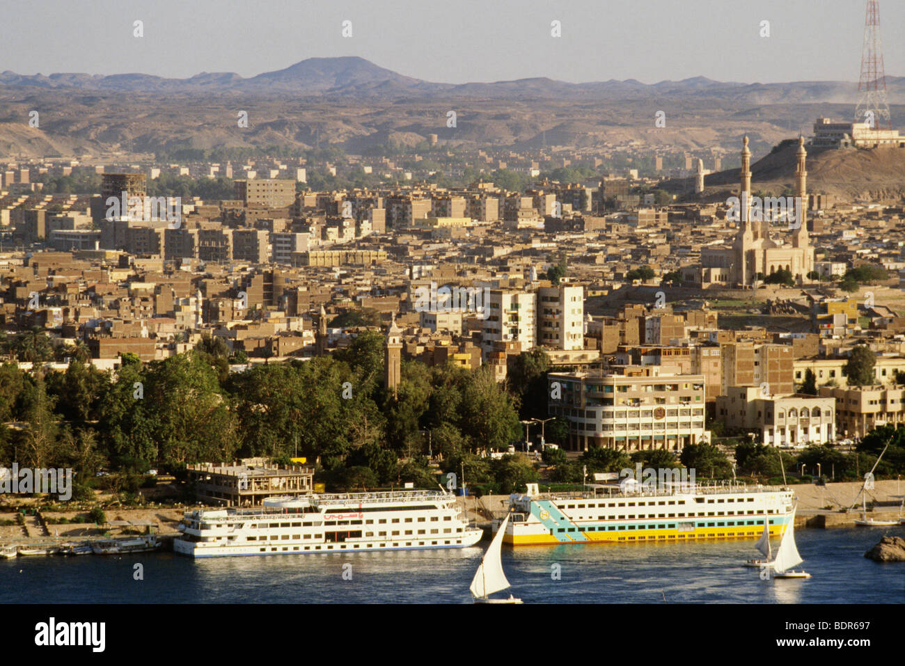 Passenger ferry on nile hi-res stock photography and images - Alamy