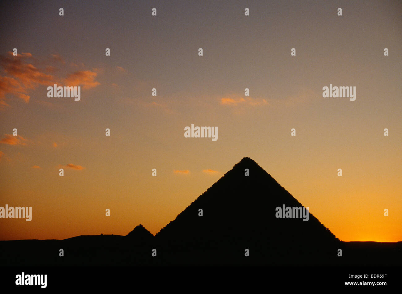 Pyramides egypt hi-res stock photography and images - Alamy
